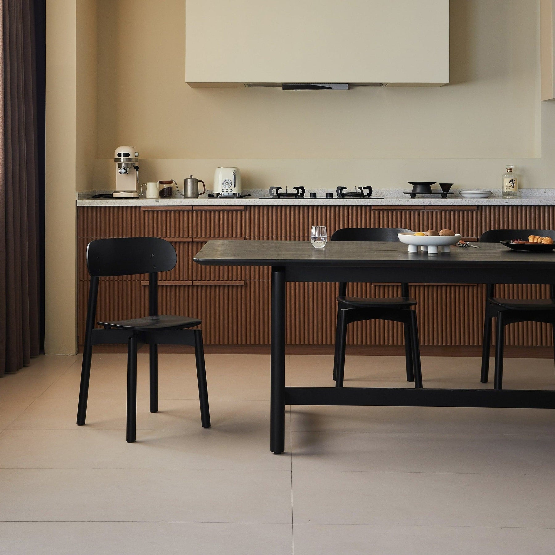 Cinnamon Table